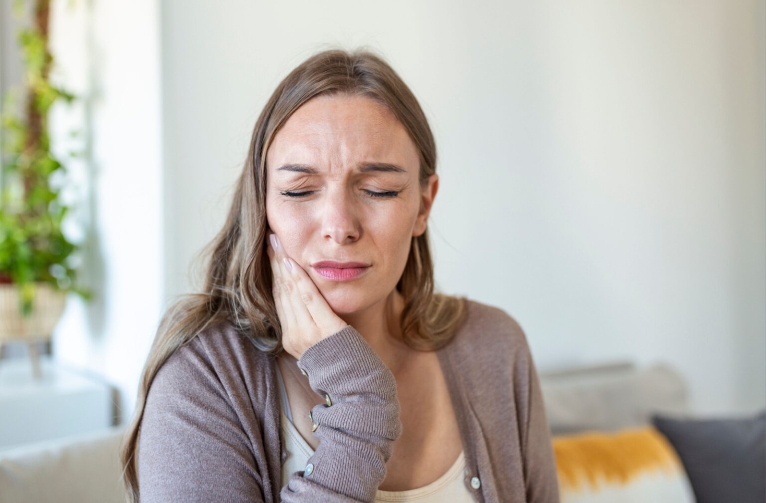 Why Do My Teeth Hurt When Eating Sugar? | Northwest Dental